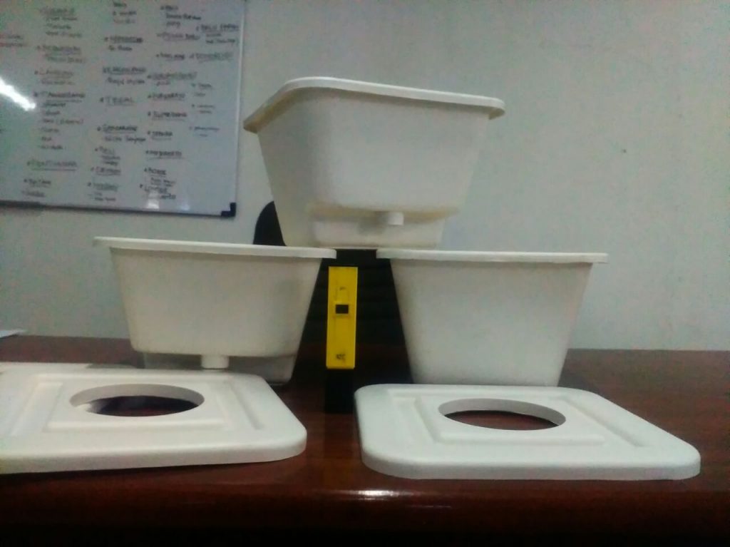Jual Ember Dutch Bucket Kotak - Putih - BibitBunga.com